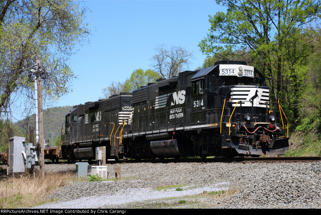 NS 5314 & 5608 on HO01